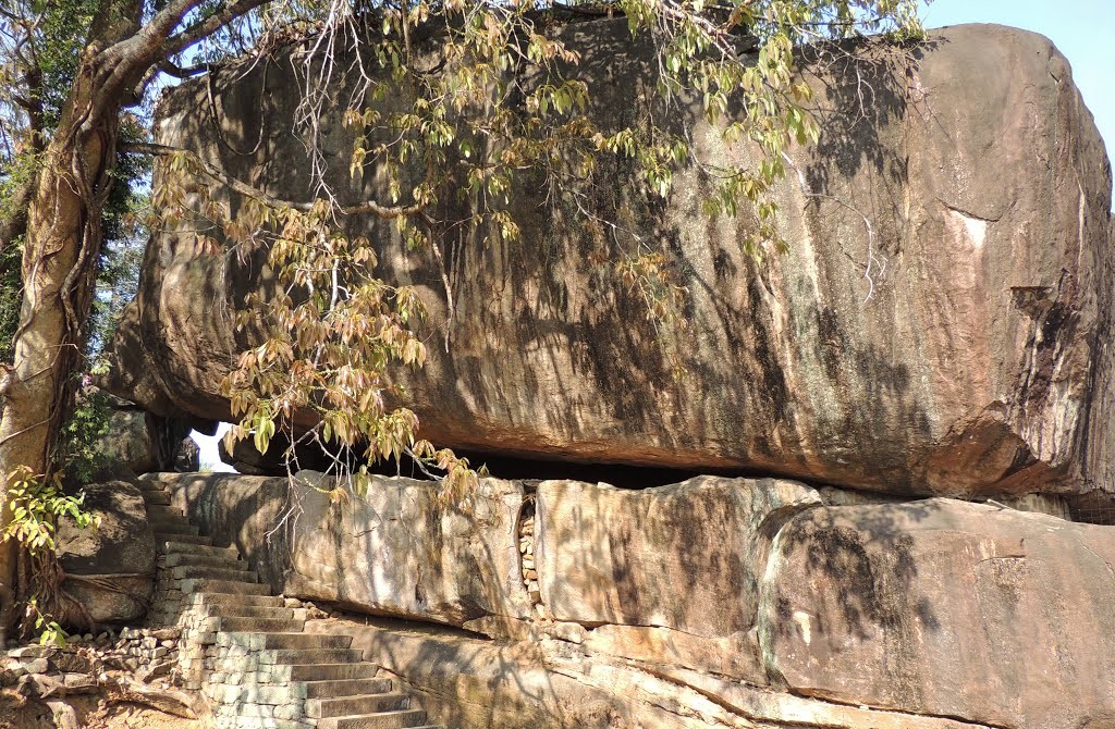 Kallil bhagavathi temple – An ancient Jain cave temple in Kerala - W3 Blog